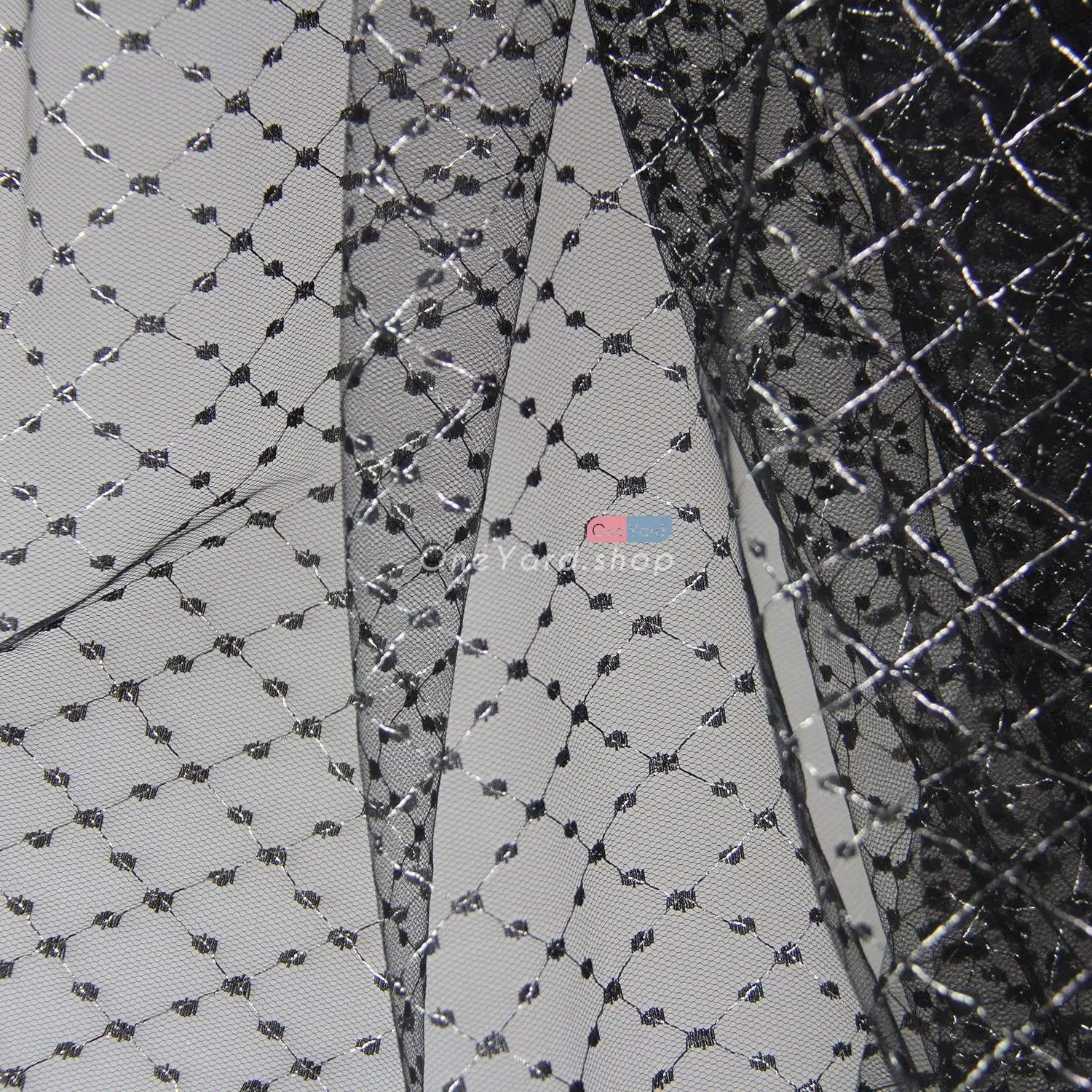 Soft Nylon Mesh dengan Kain Benang Rhombus Grid Silver - OneYard